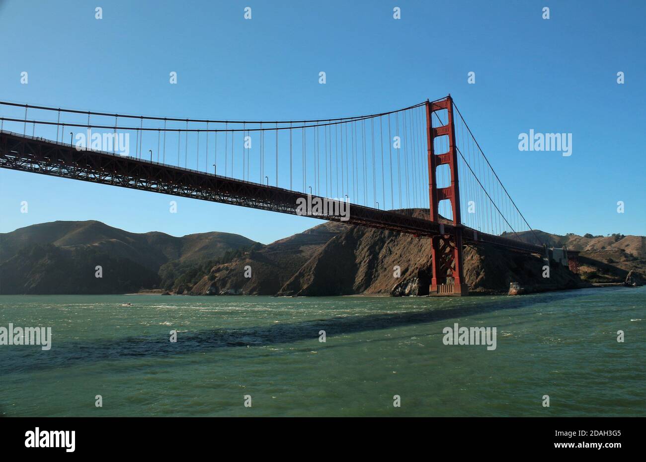 Golden Gate Bridge and mountain and ocean views in San Francisco ...