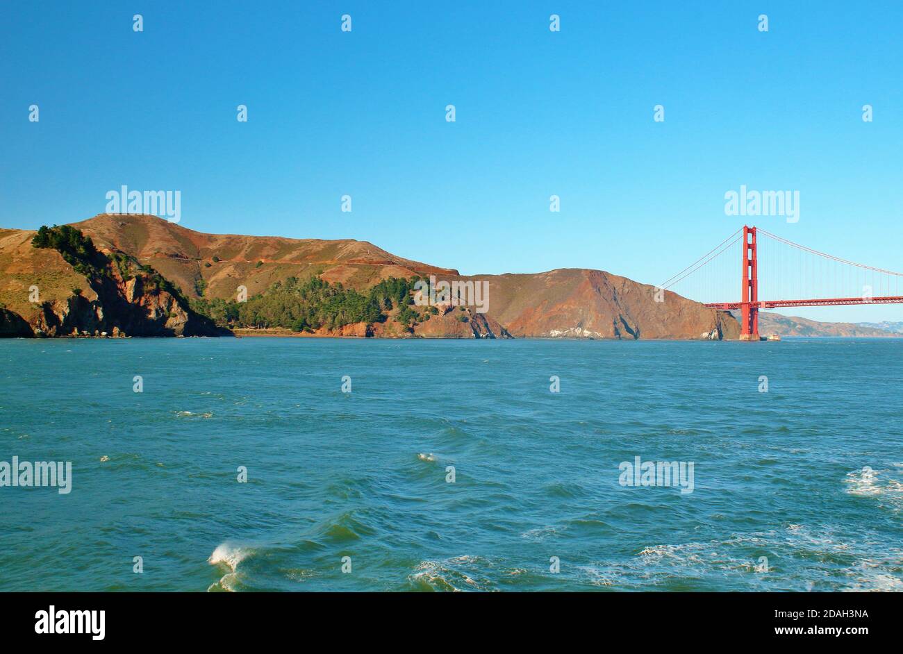Golden Gate Bridge and mountain and ocean views in San Francisco ...