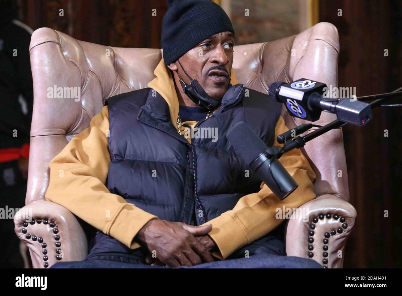Eric b and rakim rapper hi-res stock photography and images - Alamy
