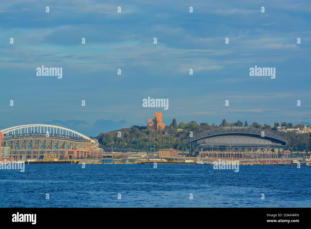The downtown Seattle waterfront and skyline on Elliott Bay in King ...