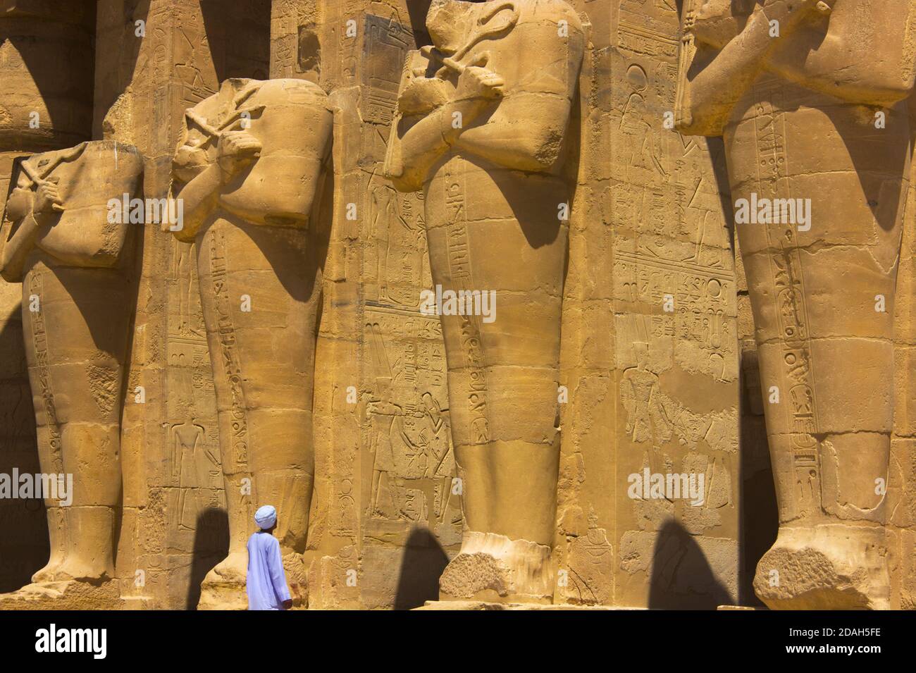 Statue of pharaoh ramesses ii hi-res stock photography and images - Alamy