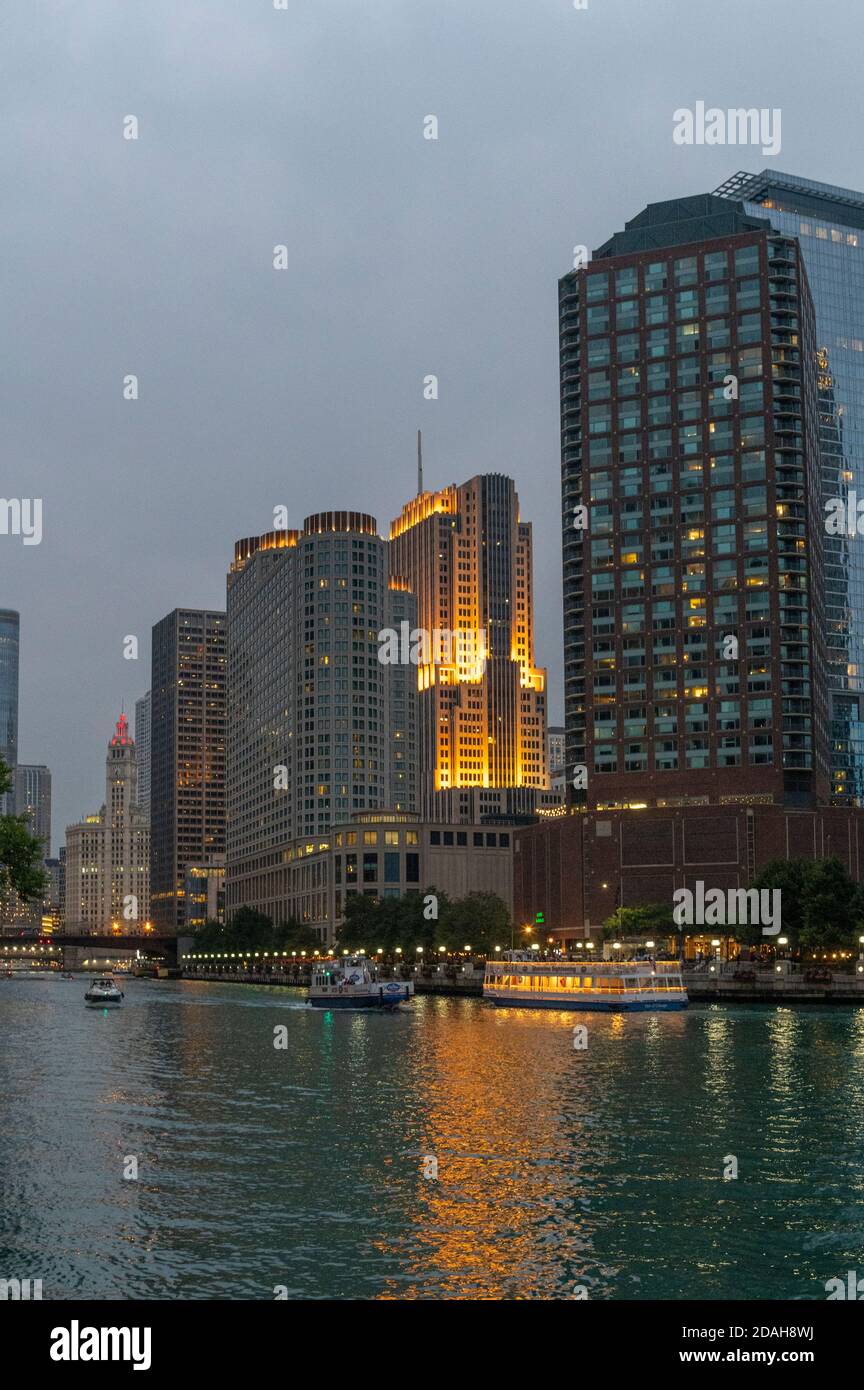 Chicago river water hi-res stock photography and images - Alamy