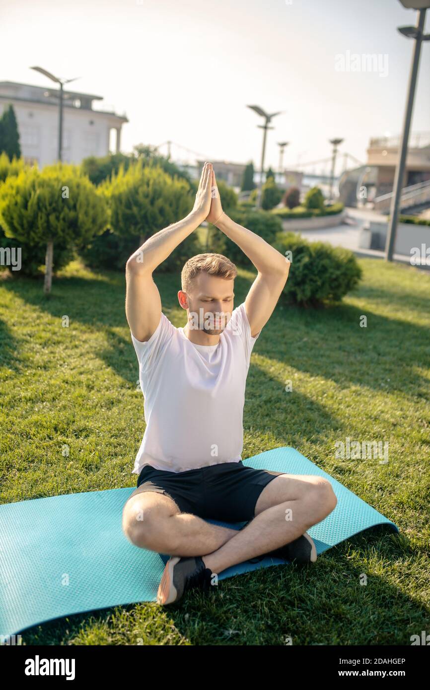 Hands above head hi-res stock photography and images - Alamy