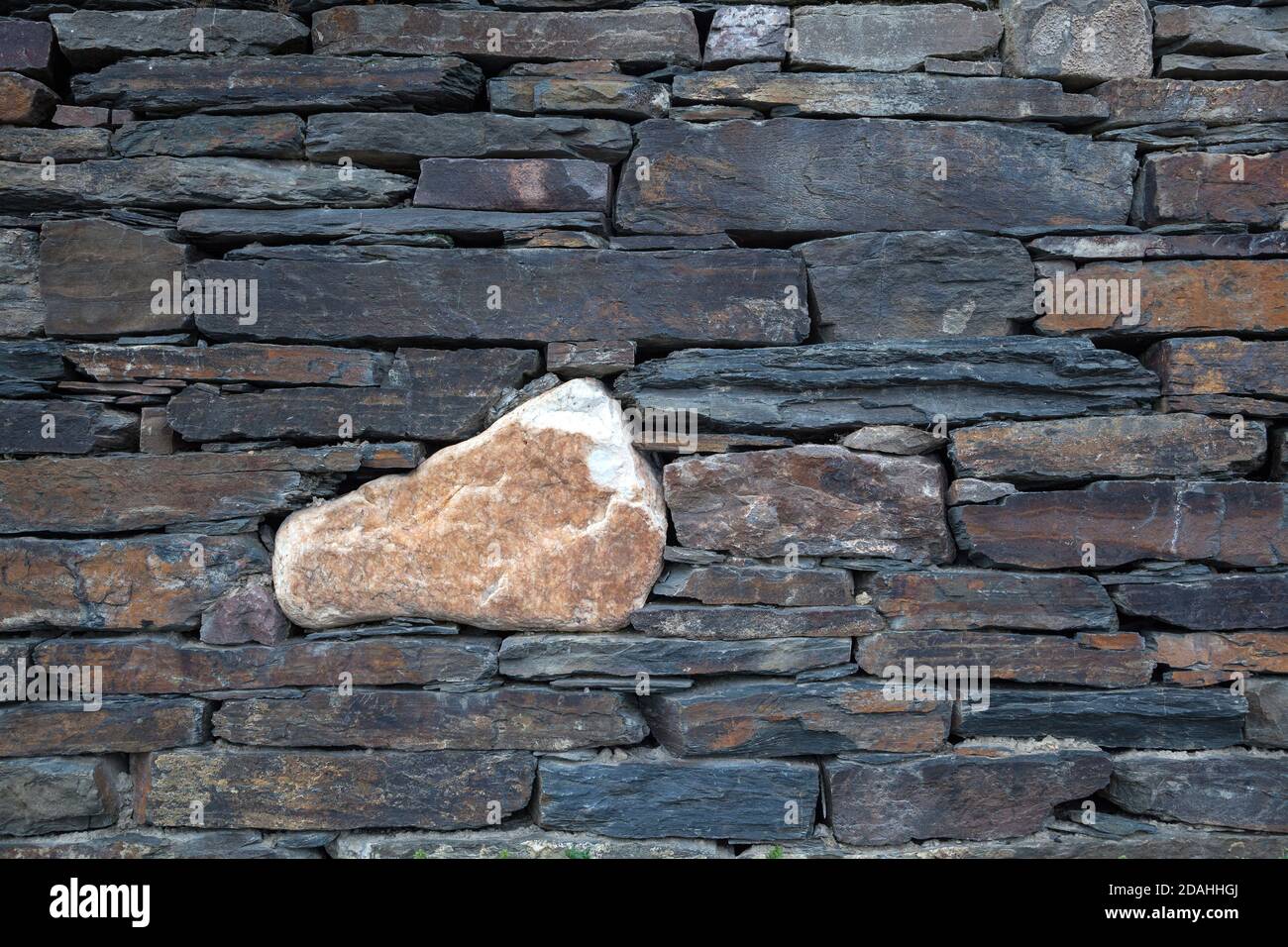 Rubble stone walls hi-res stock photography and images - Alamy