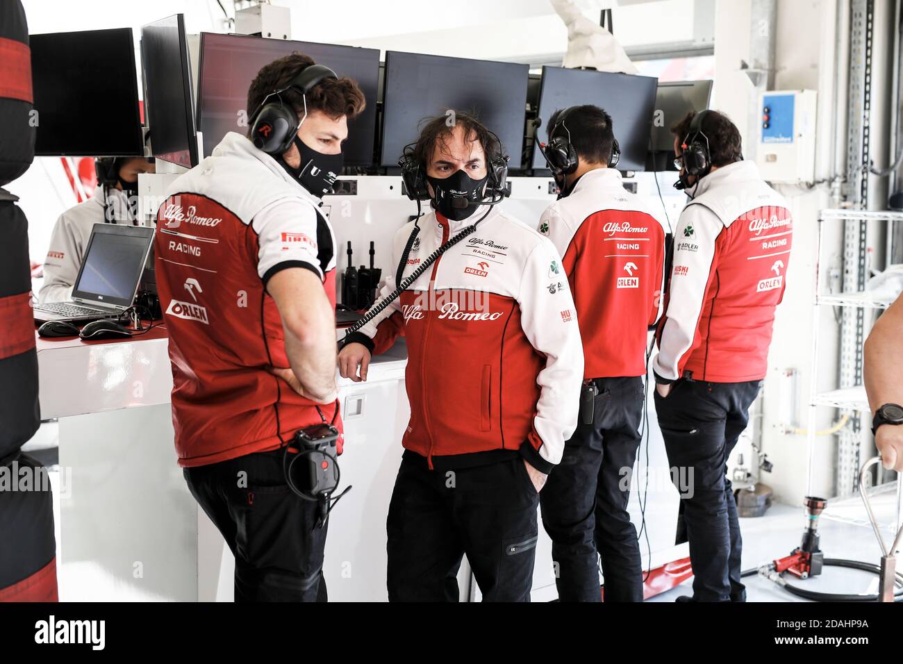 Grand staff hi-res stock photography and images - Alamy