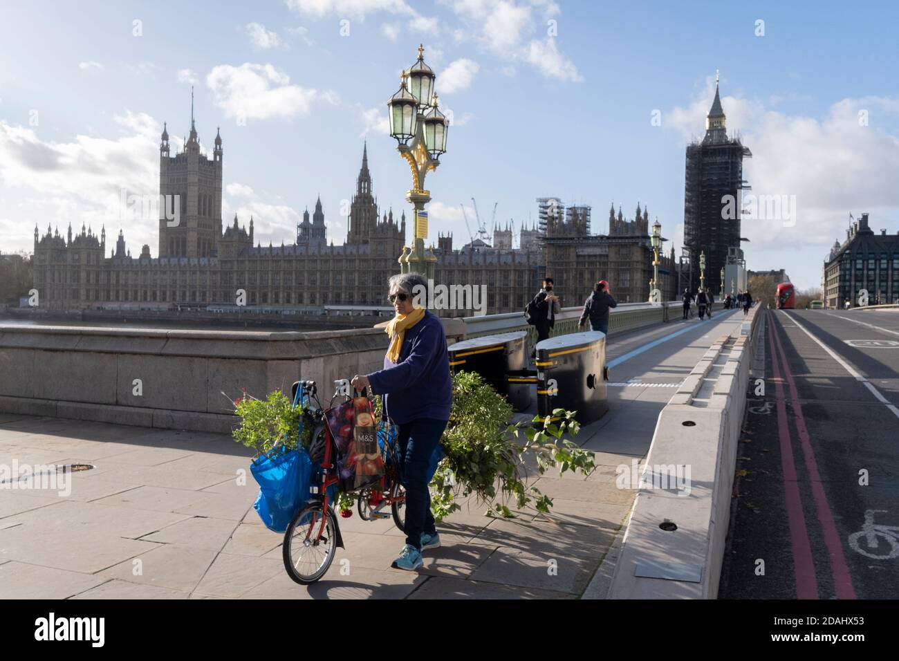 Awkward load hi-res stock photography and images - Alamy