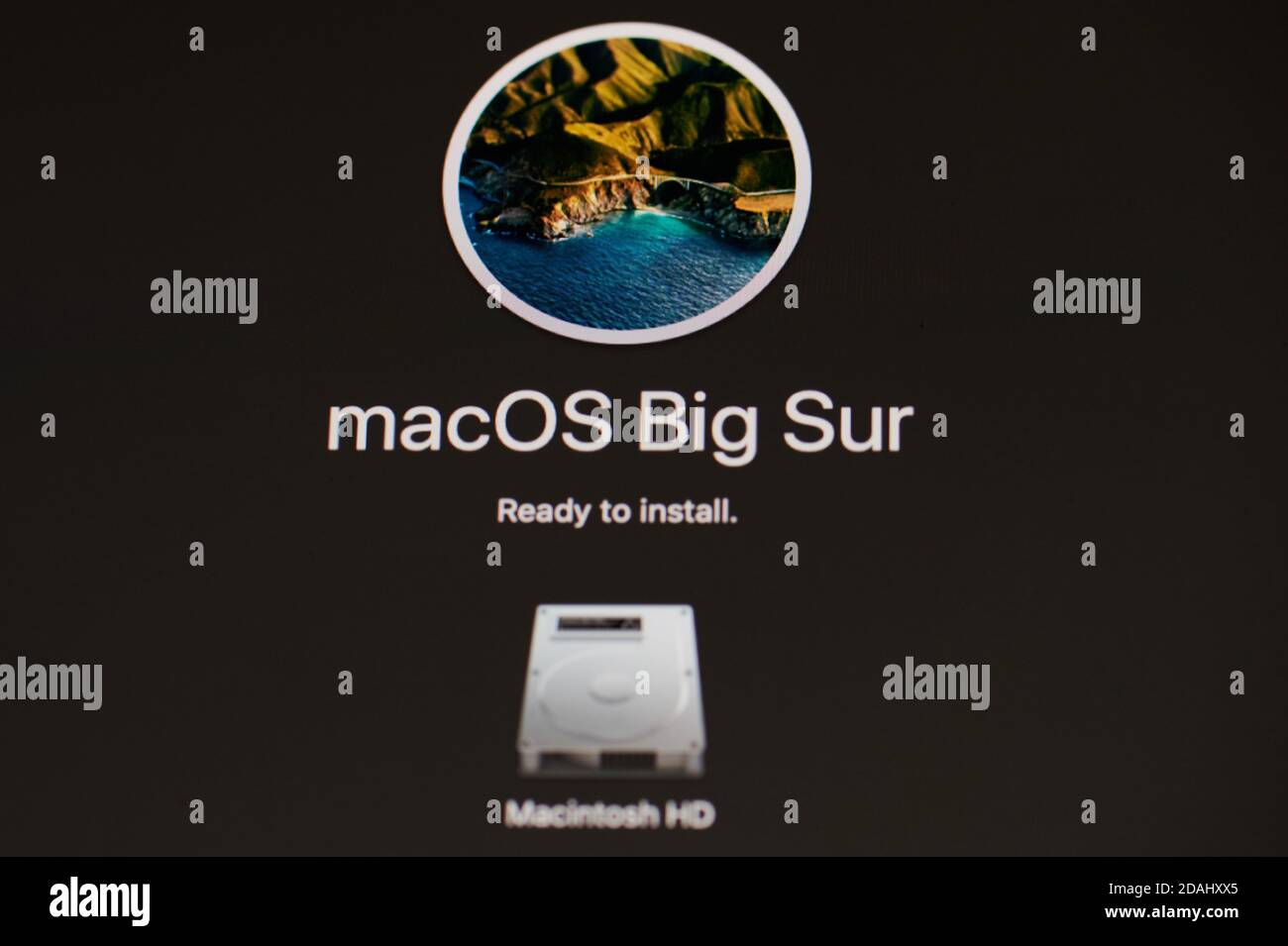 New york, USA - November 13, 2020: Installing Macos ready to install on ...