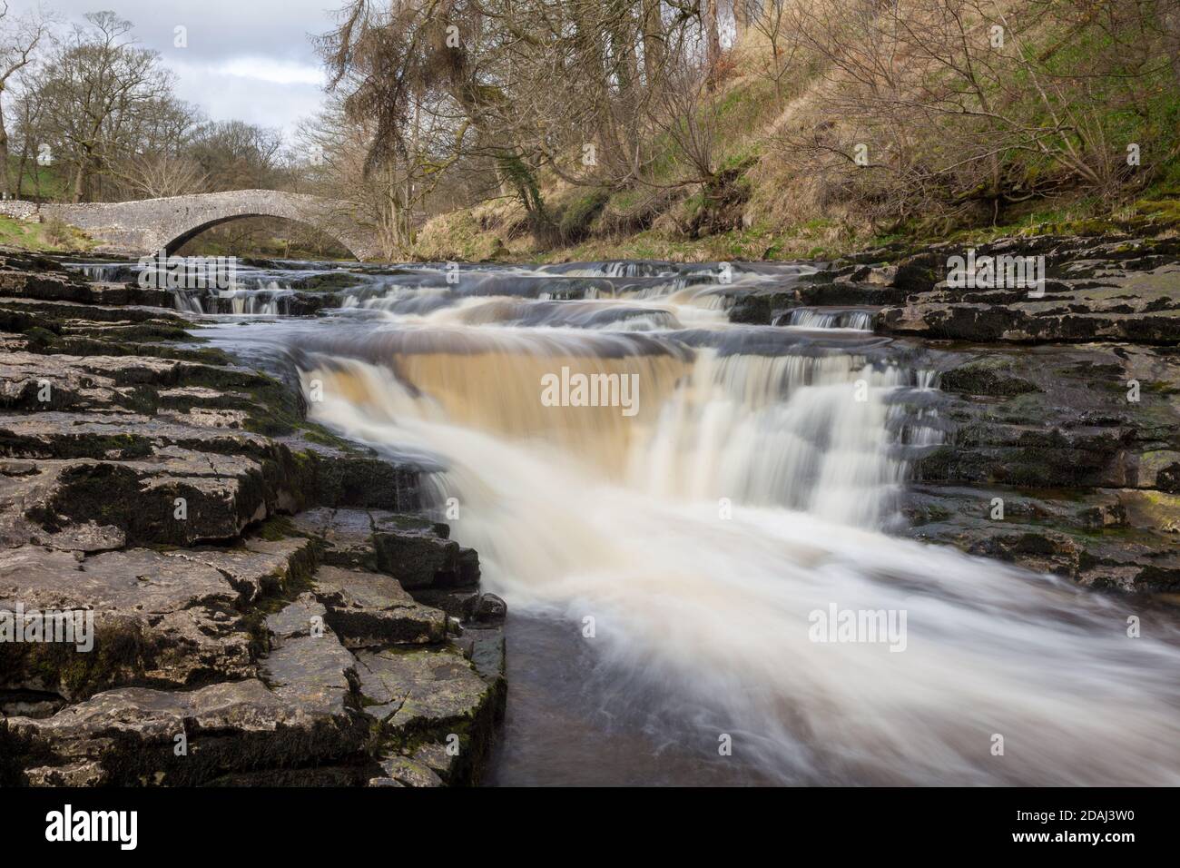 Stainforth packhorse bridge hi-res stock photography and images - Alamy