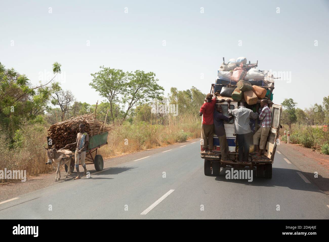 Mali road hi-res stock photography and images - Alamy