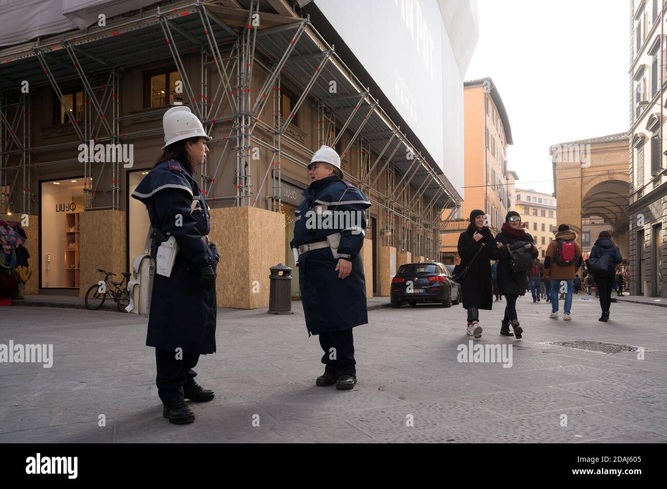 Italian police uniform woman hi-res stock photography and images - Alamy