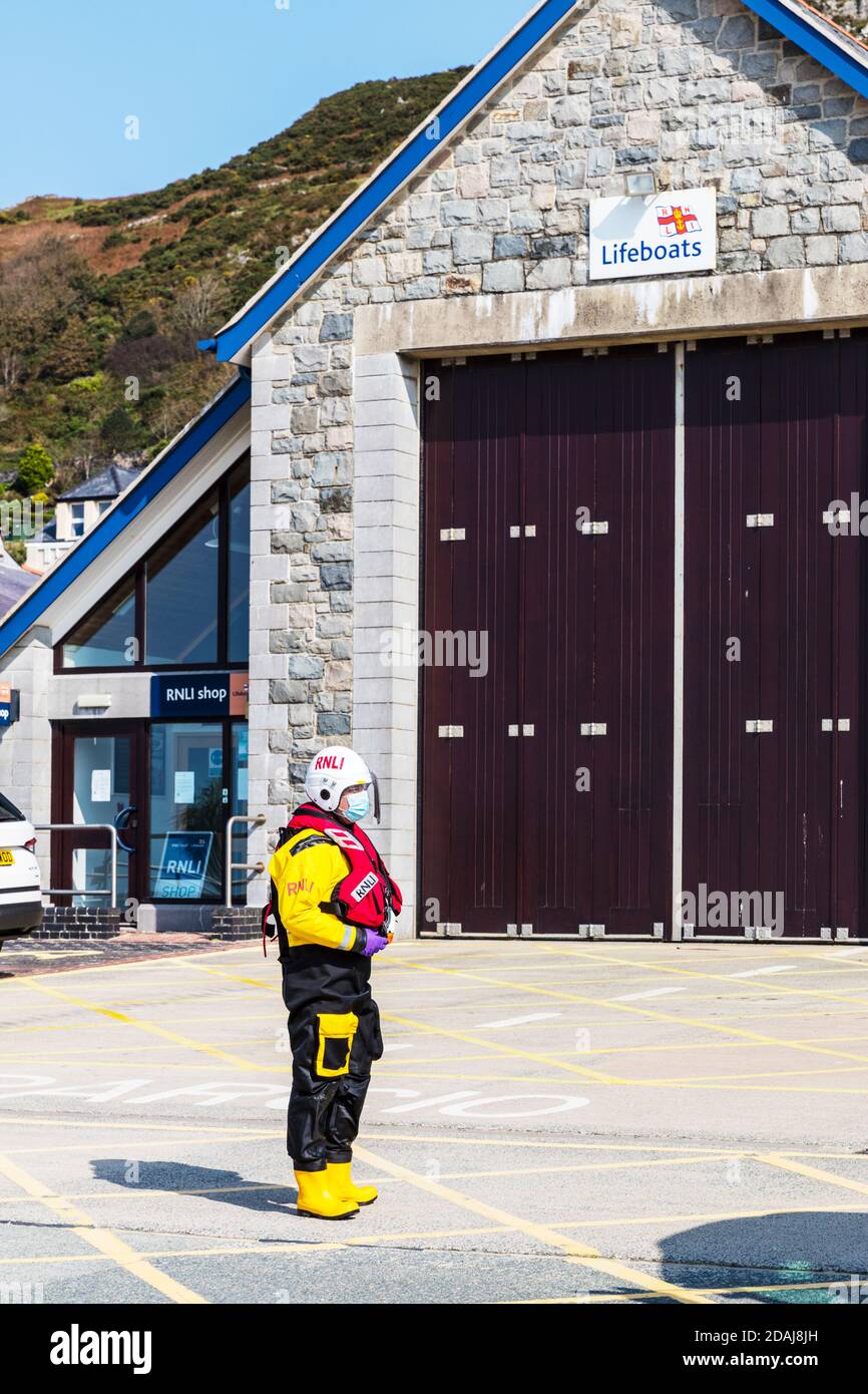 Rnli outfit hi-res stock photography and images - Alamy