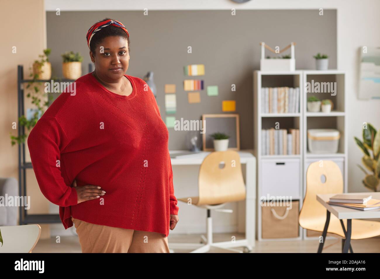 Overweight office worker hi-res stock photography and images - Alamy