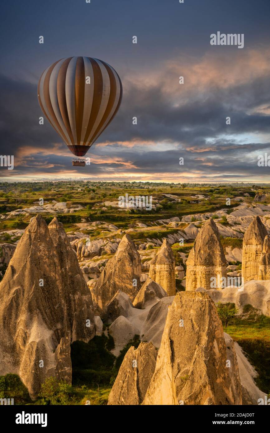 Balloon flight turkey hi-res stock photography and images - Alamy