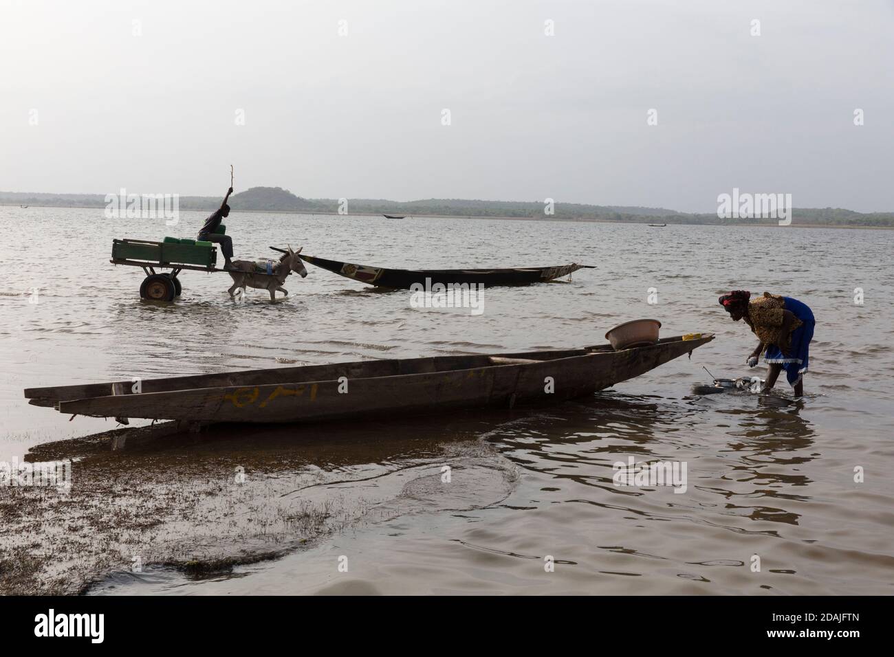 Washing clothes africa african hi-res stock photography and images - Alamy