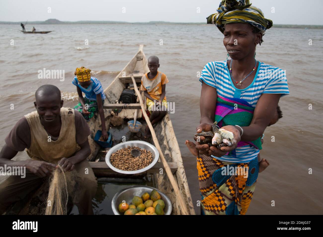 Trading fish hi-res stock photography and images - Alamy