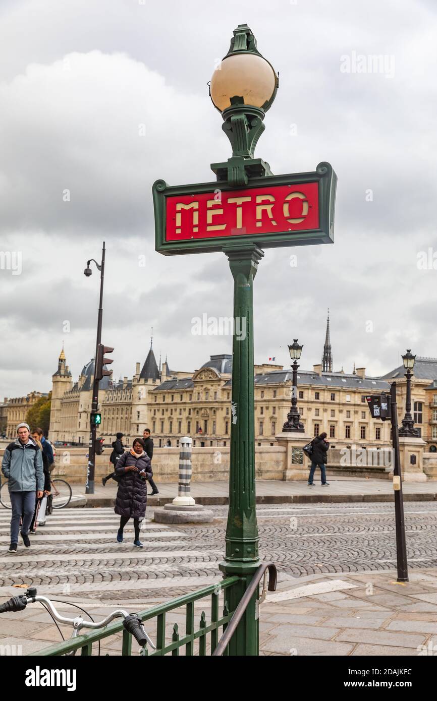 PARIS, FRANCE - Nov 10, 2017: Metro Sign in Paris. Old traditional ...