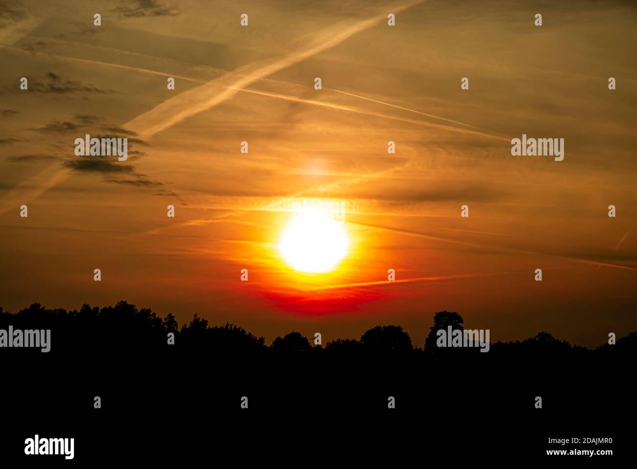 Sky dawn horizon hi-res stock photography and images - Alamy