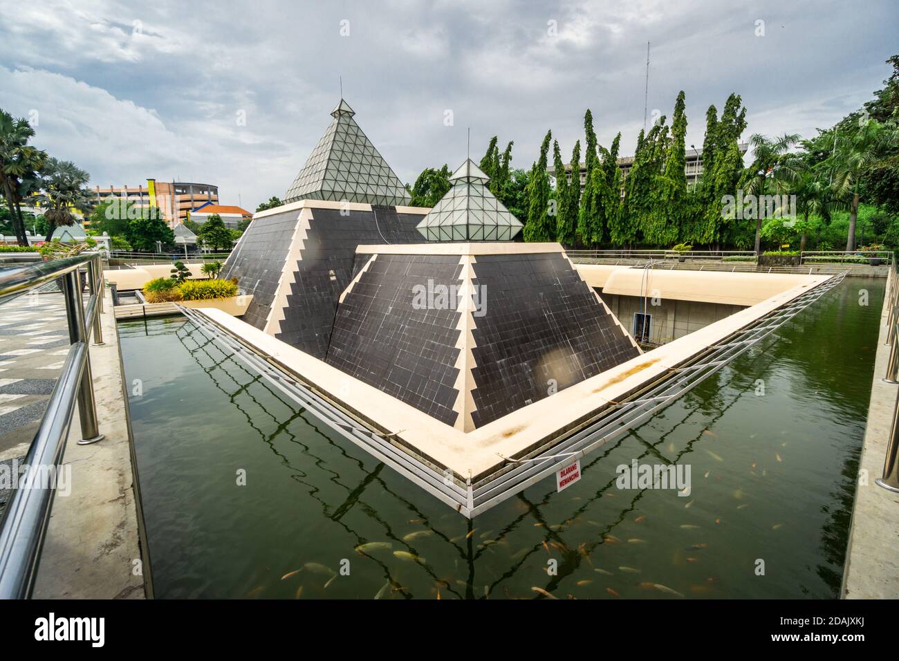 Monumen nasional tugu monas national hi-res stock photography and ...