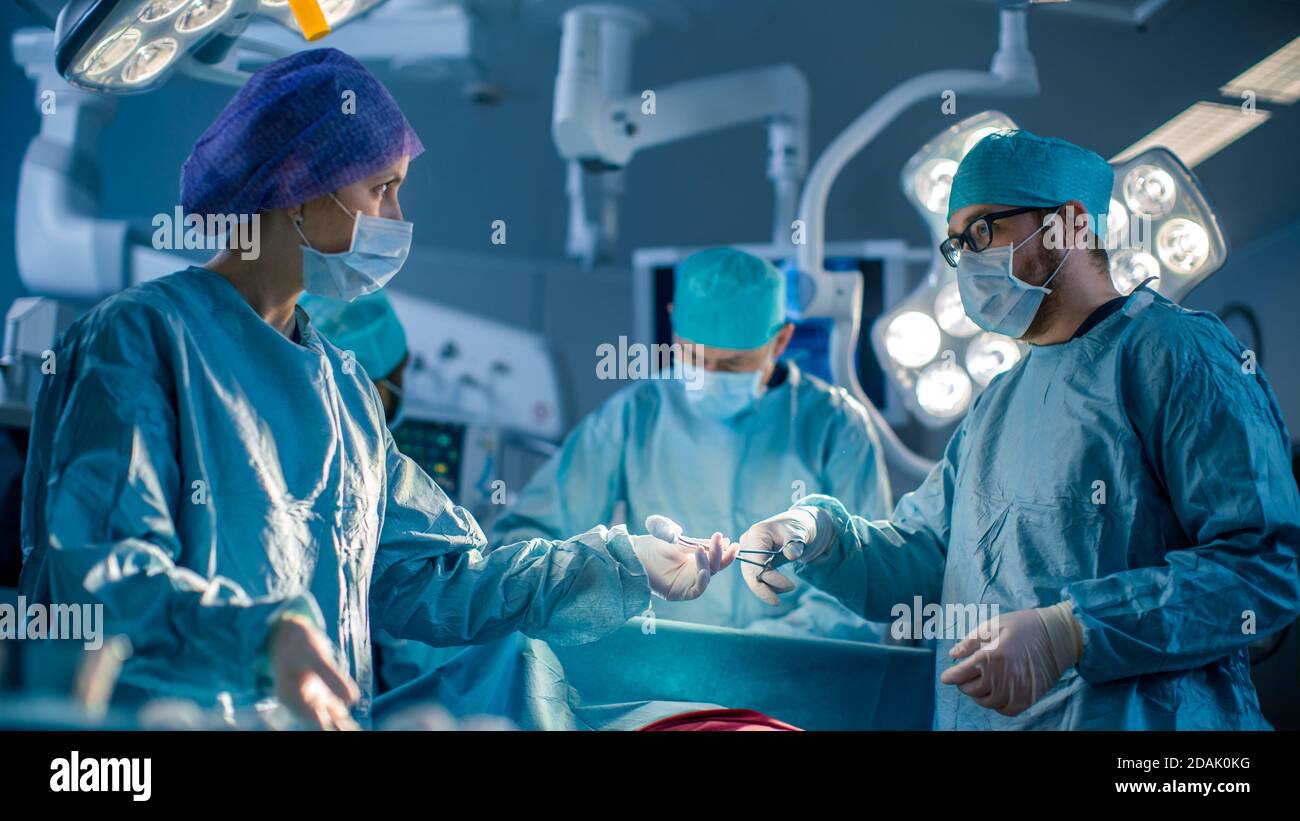 Operating room nurse hi-res stock photography and images - Alamy