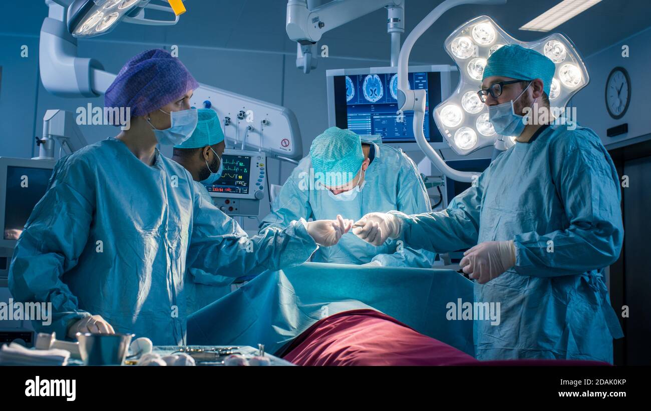 Operating room nurse hi-res stock photography and images - Alamy