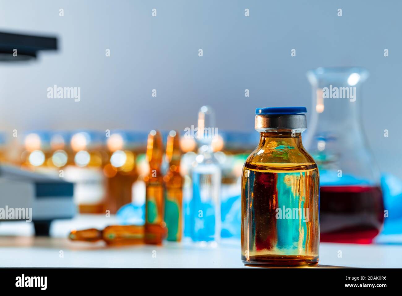 Plain ampule vials for injections close up Stock Photo - Alamy