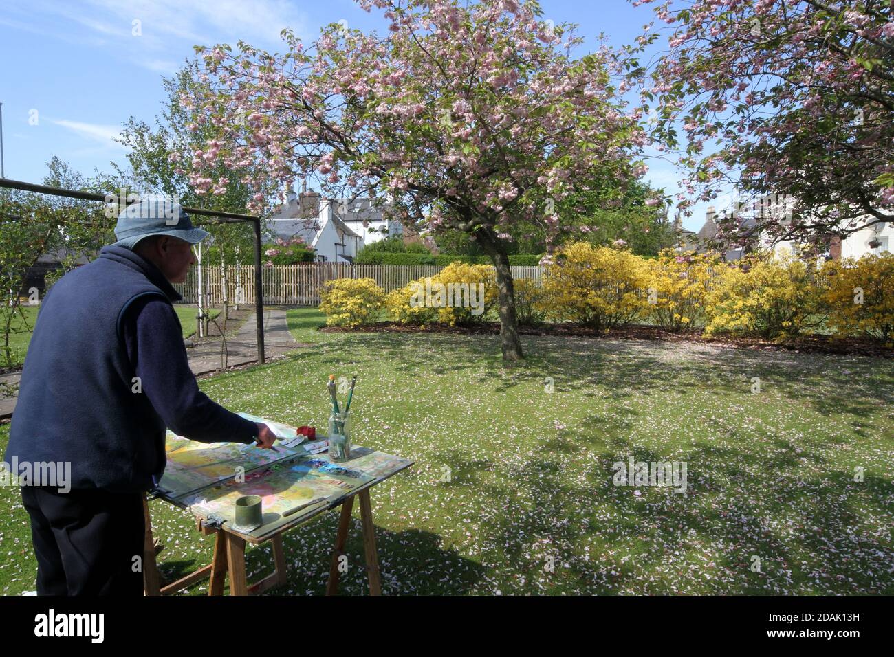 Girvan Artist James Harrigan at work in Orchard Gardens Girvan, South ...