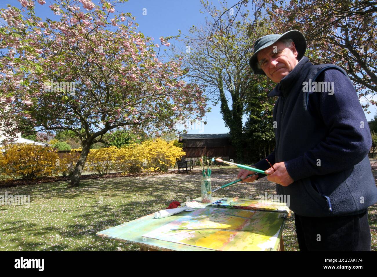 Girvan Artist James Harrigan at work in Orchard Gardens Girvan, South ...