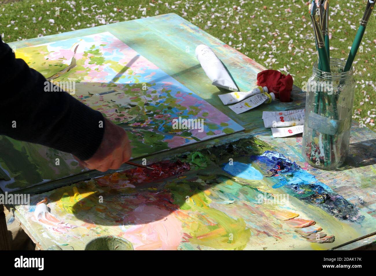 Girvan Artist James Harrigan at work in Orchard Gardens Girvan, South ...