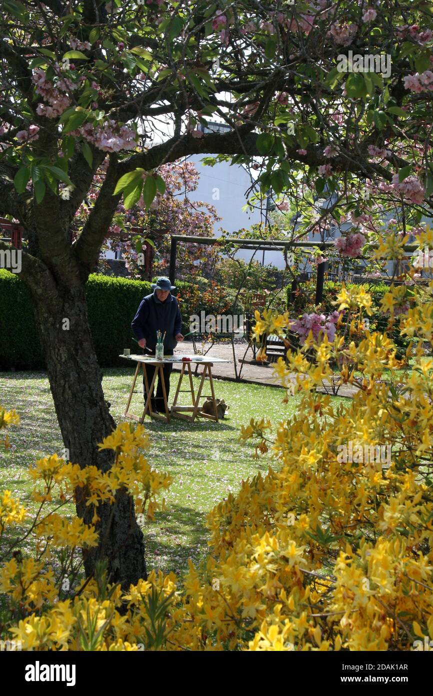 Girvan Artist James Harrigan at work in Orchard Gardens Girvan, South ...