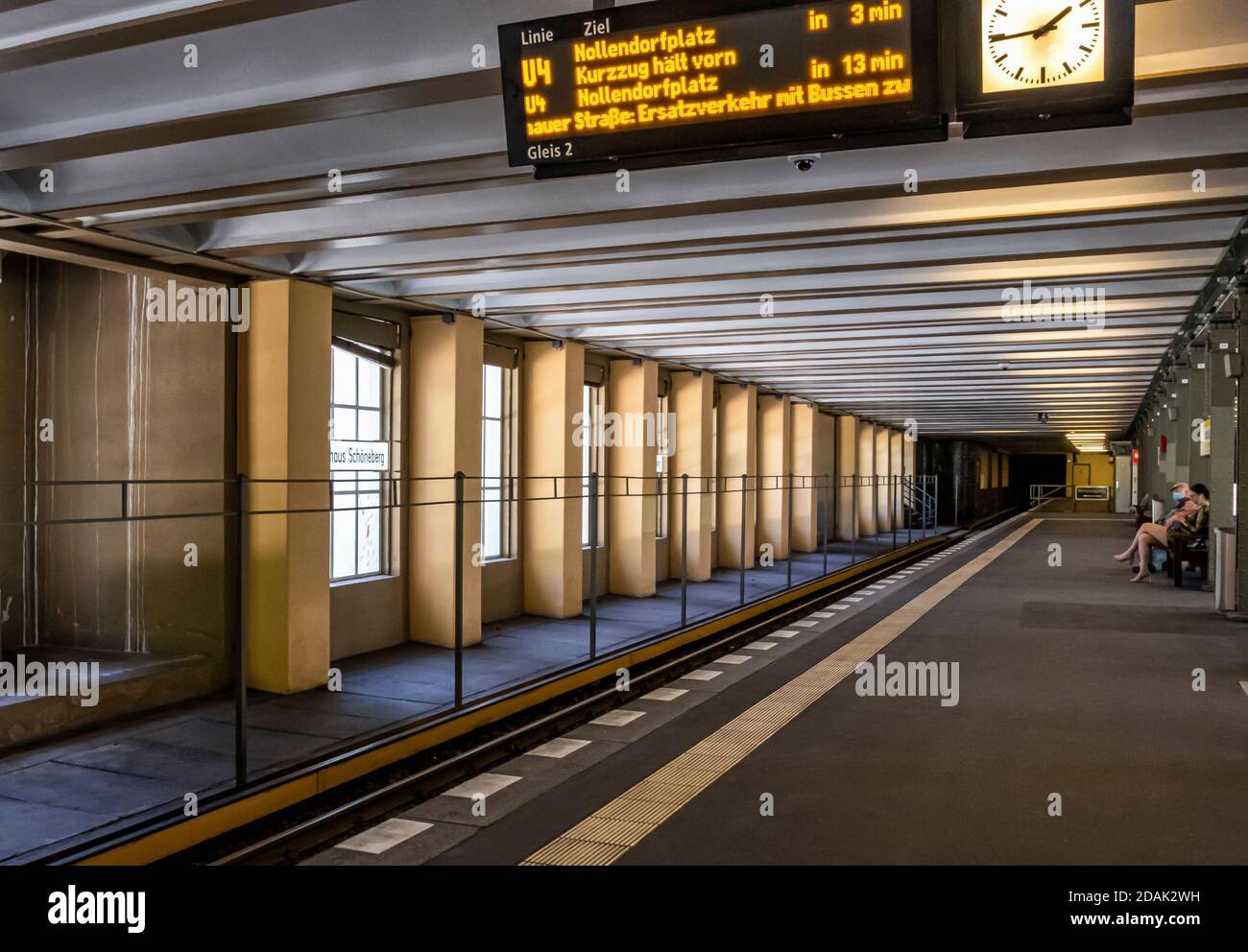 U4 hi-res stock photography and images - Alamy