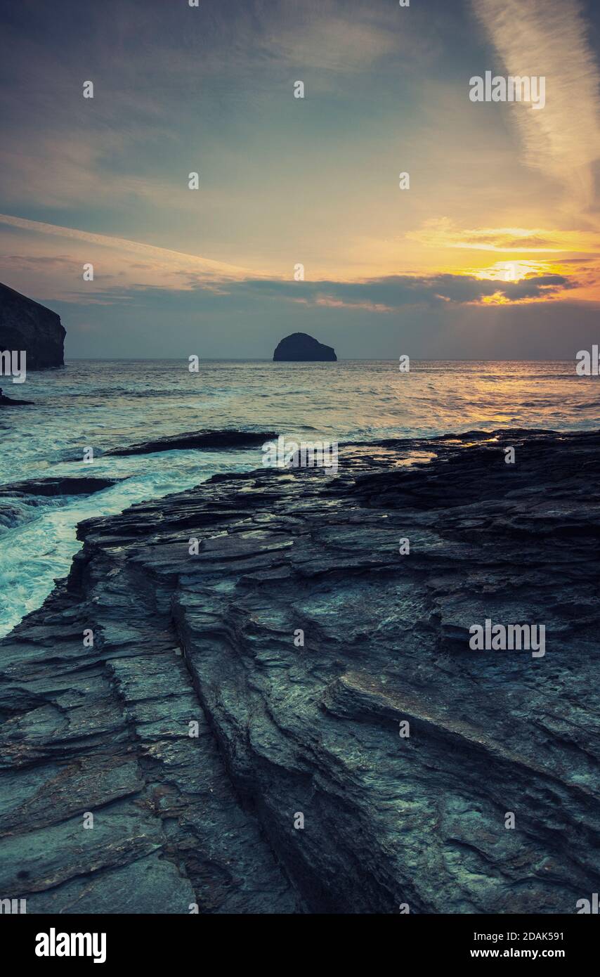 Sunset at Trebarwith Strand in Cornwall, England, UK Stock Photo - Alamy