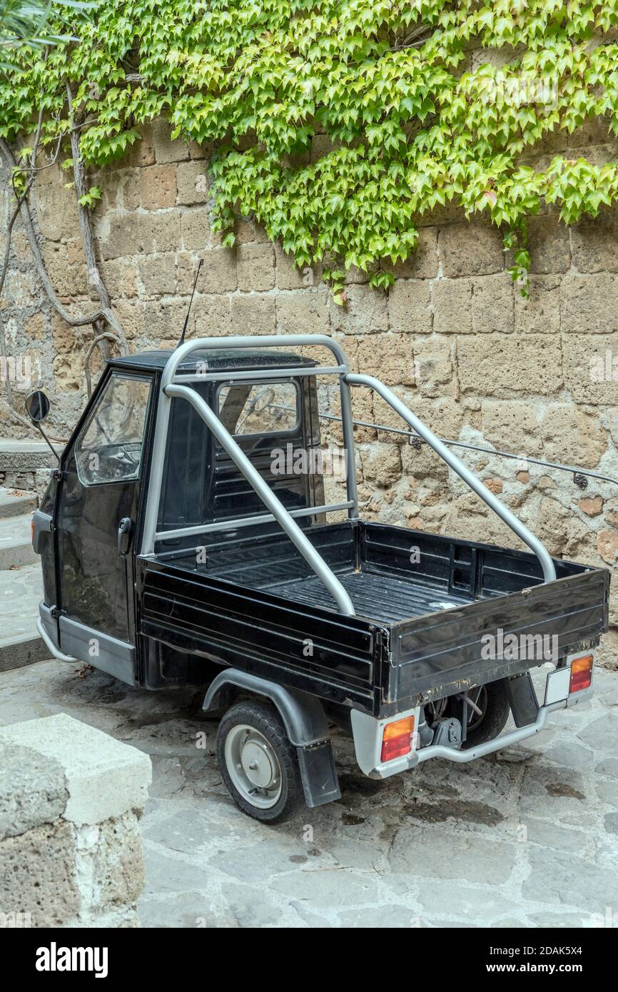 Italian three wheeler hi-res stock photography and images - Alamy