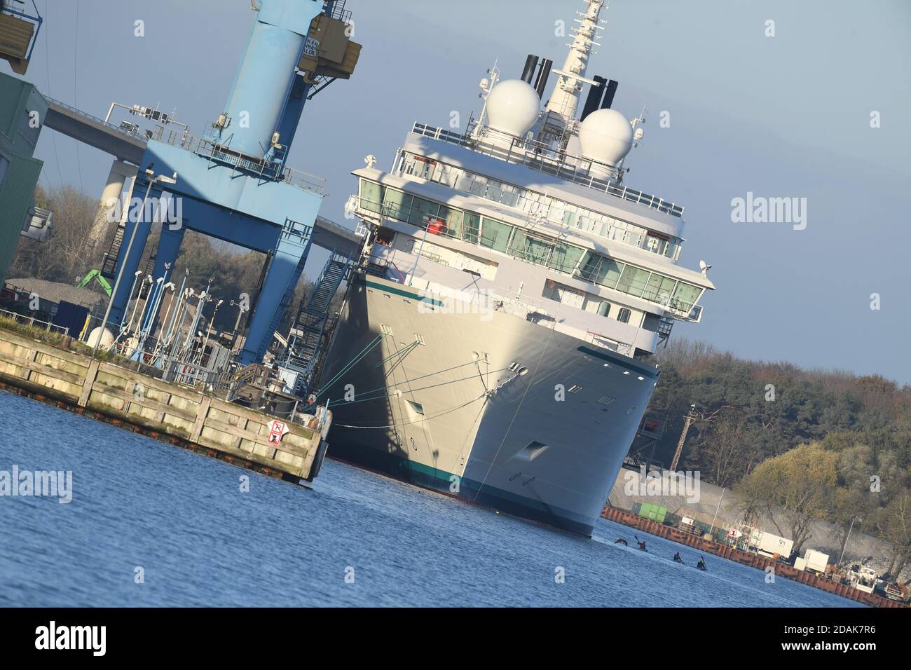 Stralsund, Germany. 13th Nov, 2020. The expedition yacht "Crystal ...