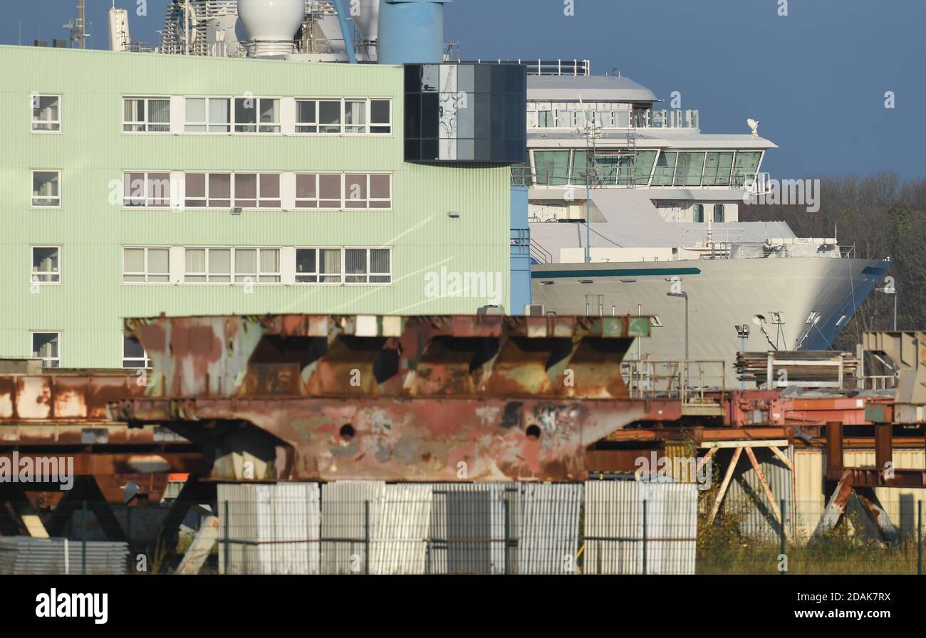 Stralsund, Germany. 13th Nov, 2020. The expedition yacht "Crystal ...