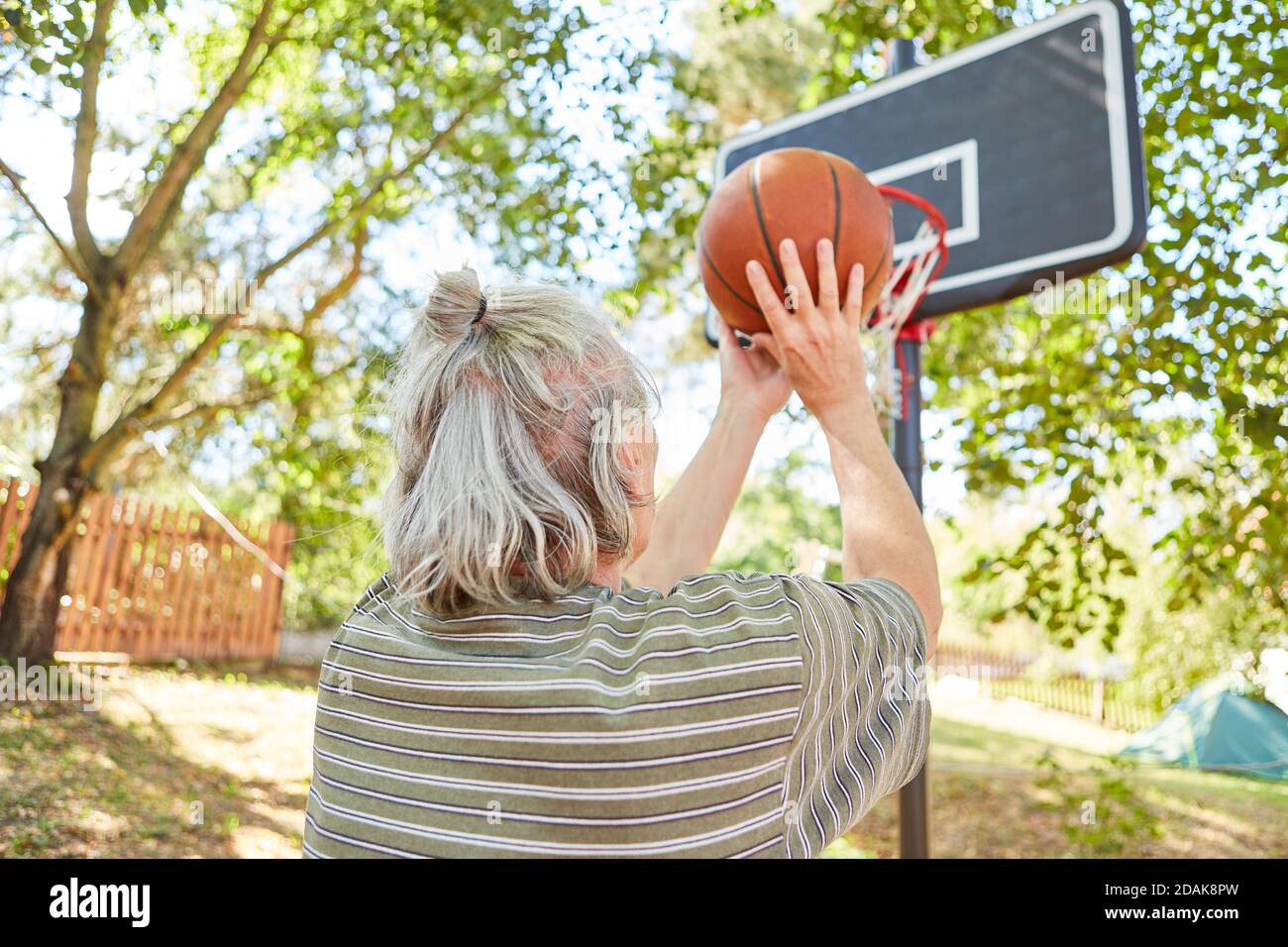Free throw basketball hi-res stock photography and images - Alamy