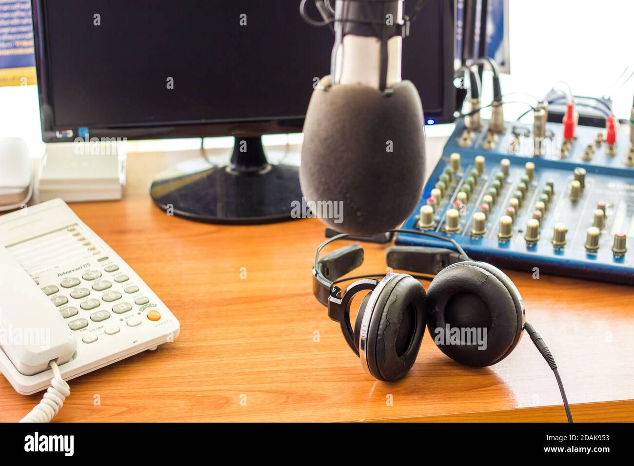 Audio mixer table hi-res stock photography and images - Alamy