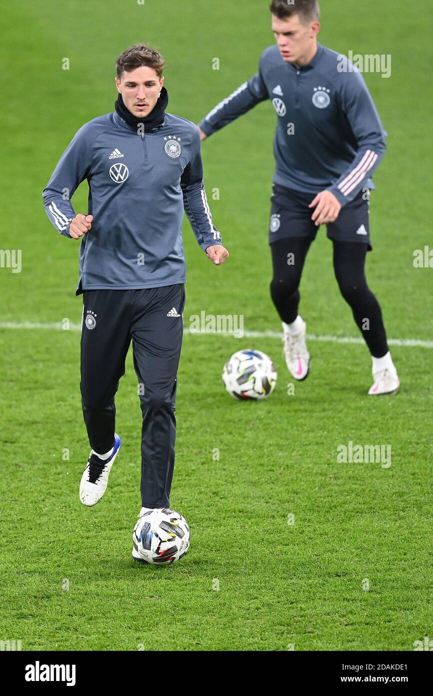 Team 13 hi-res stock photography and images - Alamy