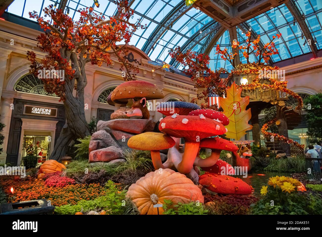 Las Vegas, OCT 30, 2020 - Autumn theme of the famous Bellagio ...