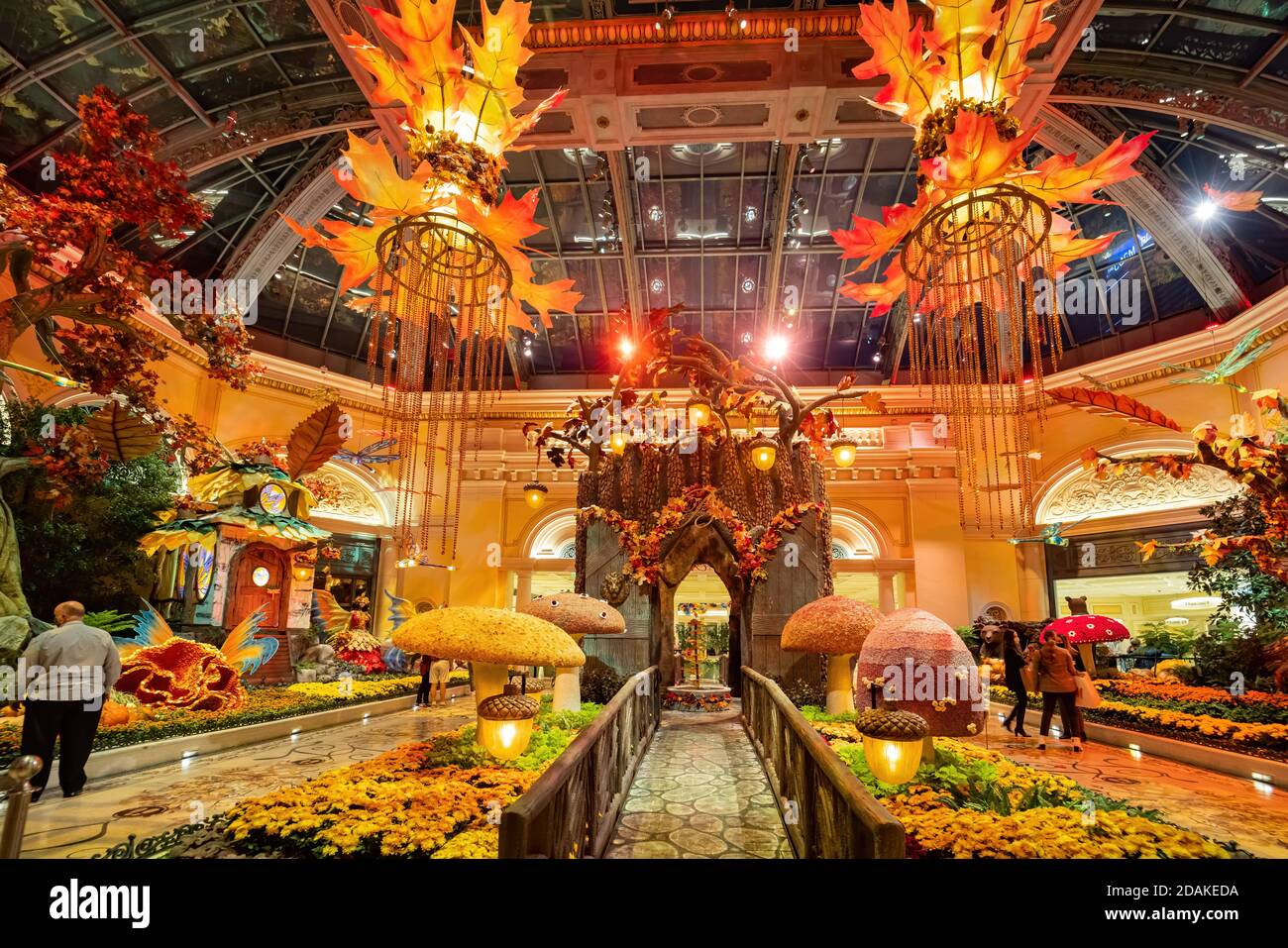 Las Vegas, OCT 30, 2020 - Autumn theme of the famous Bellagio ...