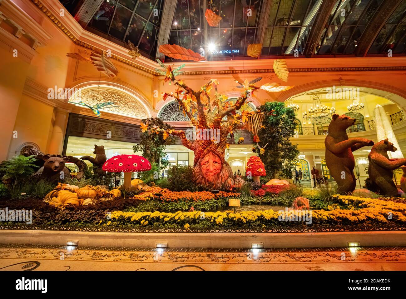Las Vegas, OCT 30, 2020 - Autumn theme of the famous Bellagio ...