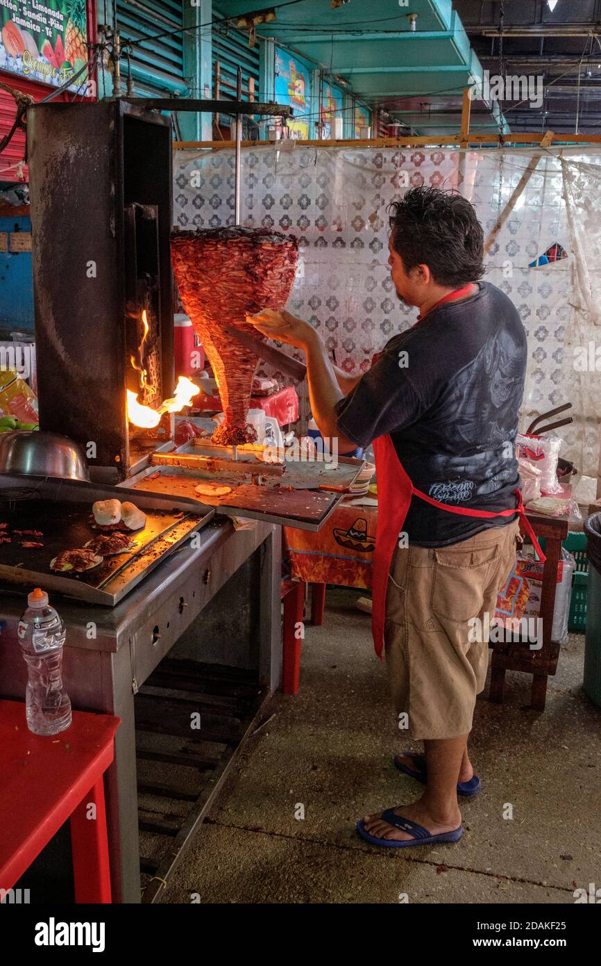 America fast food cook hi-res stock photography and images - Alamy