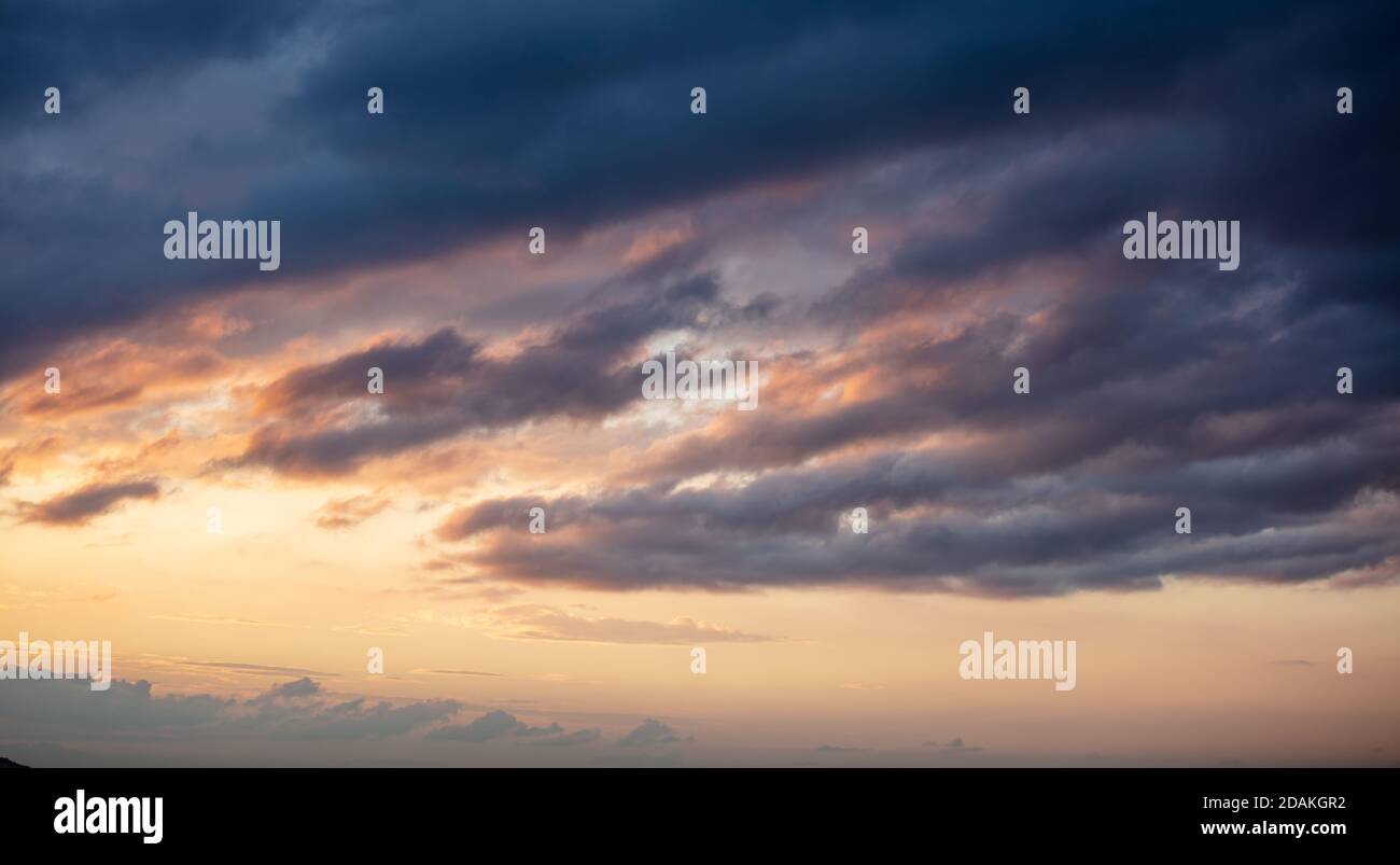 Heavy sunset clouds hi-res stock photography and images - Alamy