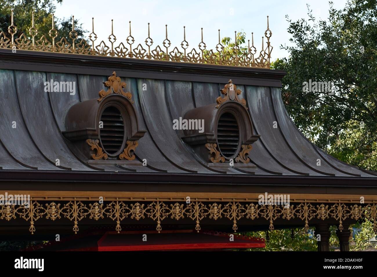 Oval shaped building hi-res stock photography and images - Alamy