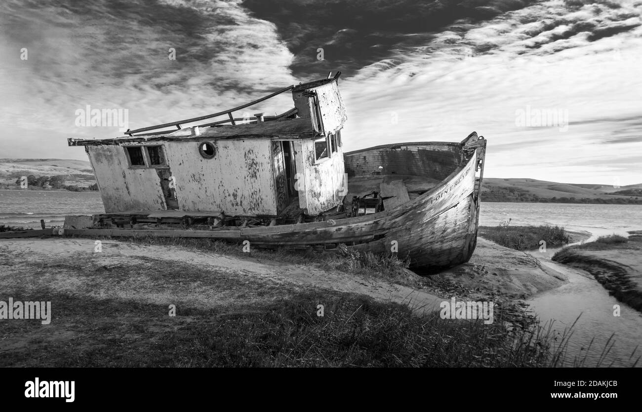 Shipwreck point Black and White Stock Photos & Images - Alamy