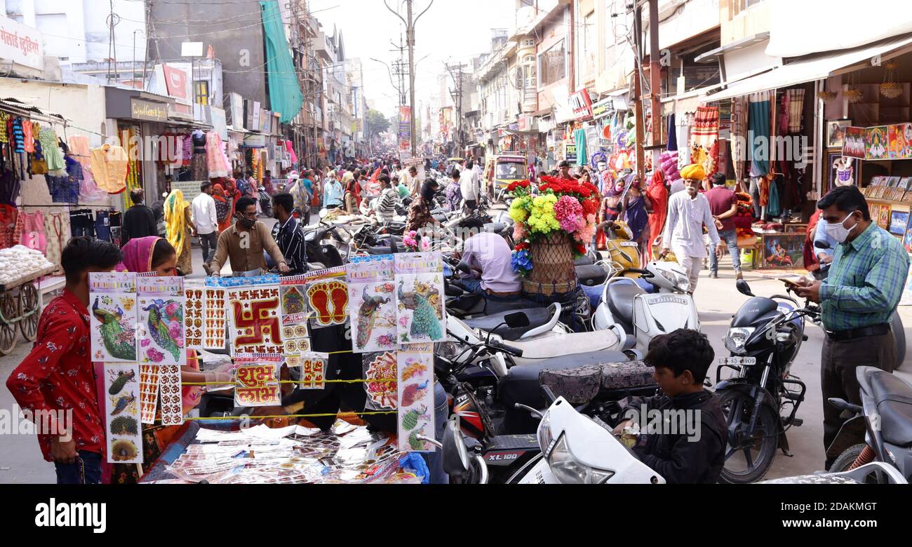 Beawar, Rajasthan, India, Nov. 13, 2020: View of a crowded market ...