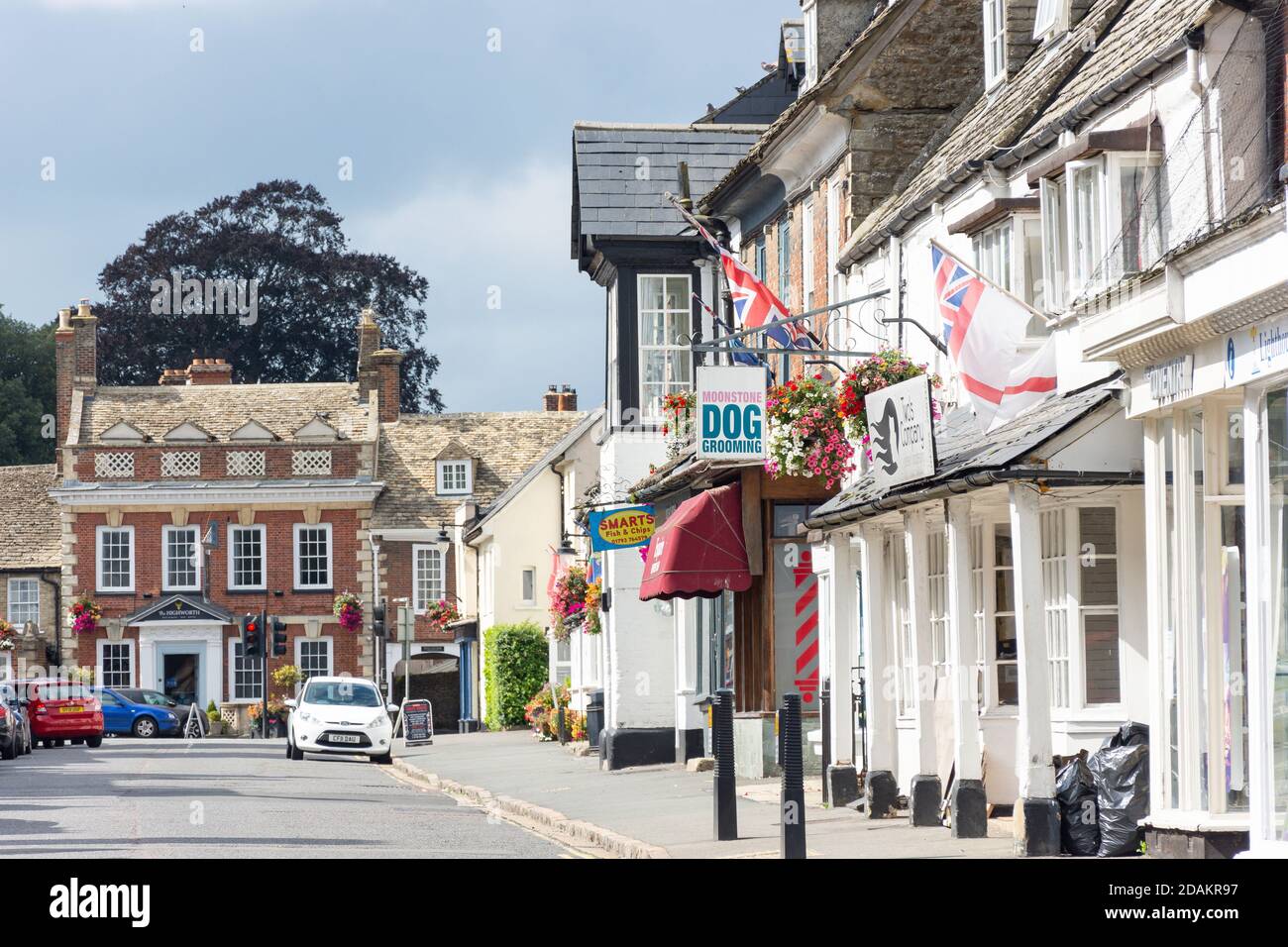High street highworth wiltshire hi-res stock photography and images - Alamy
