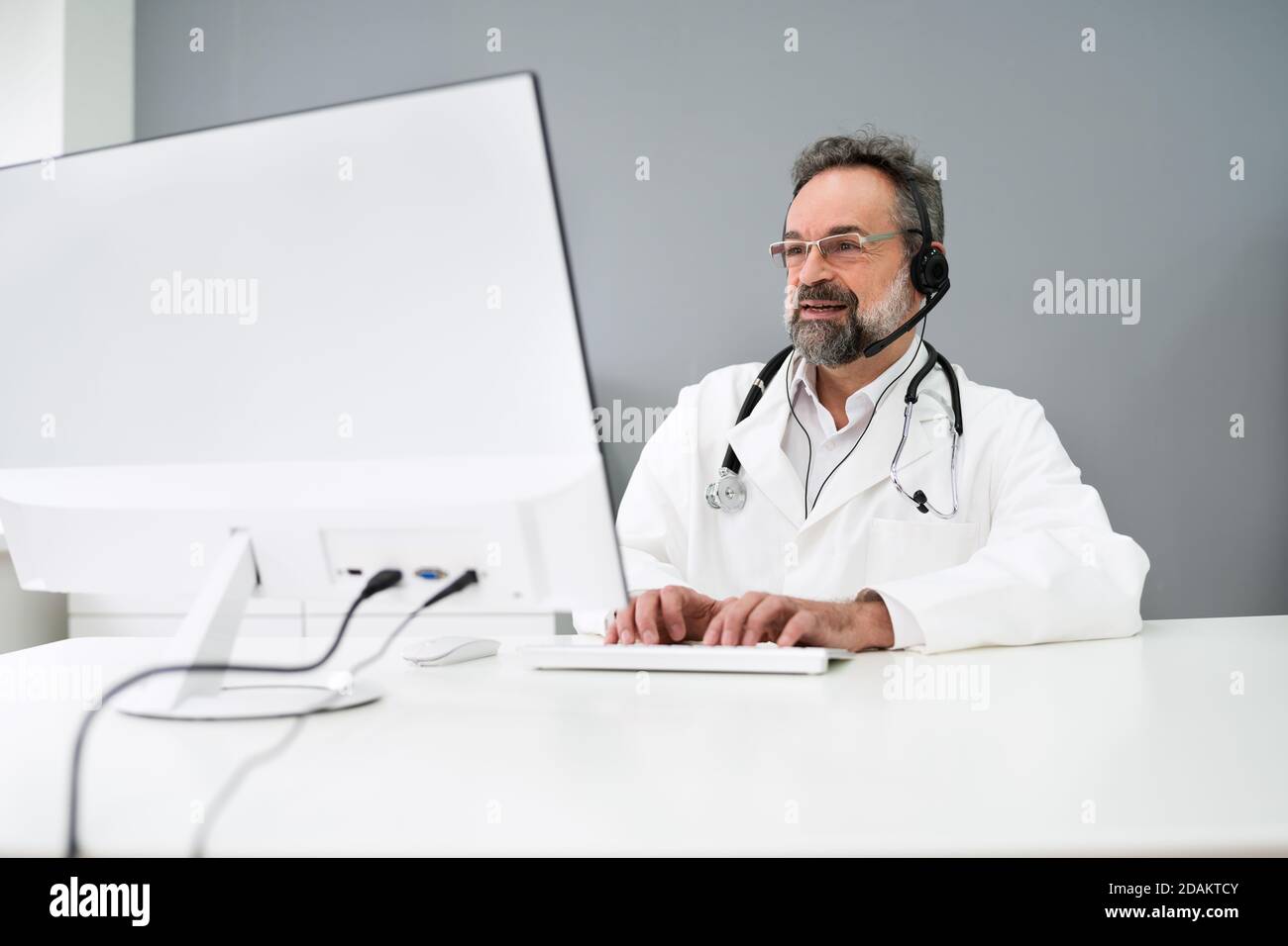 Senior older close hi-res stock photography and images - Alamy