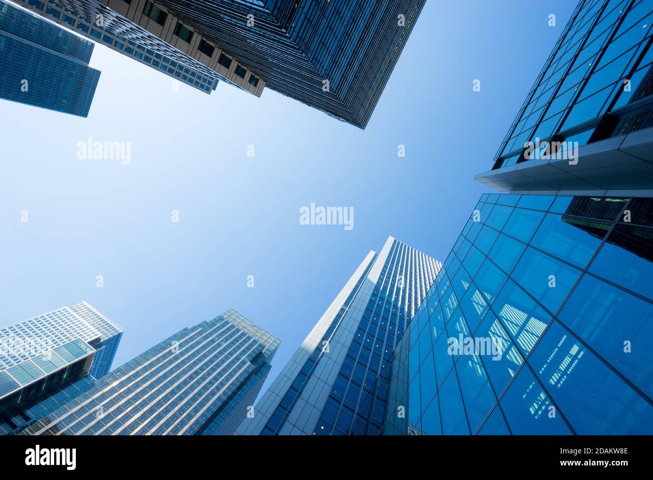 People internet exterior building hi-res stock photography and images ...