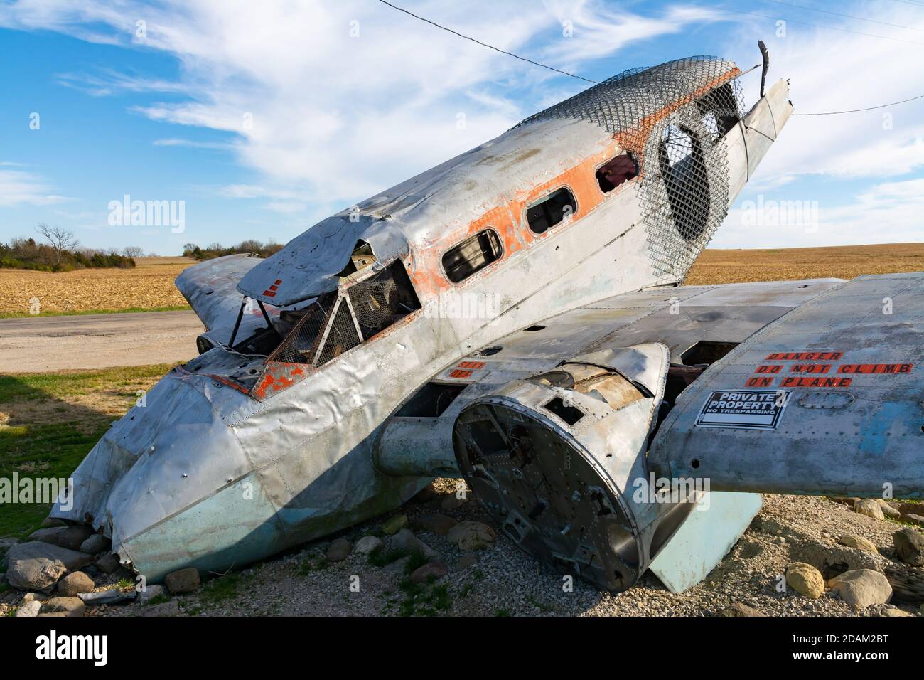 Airplane wing debris hi-res stock photography and images - Alamy