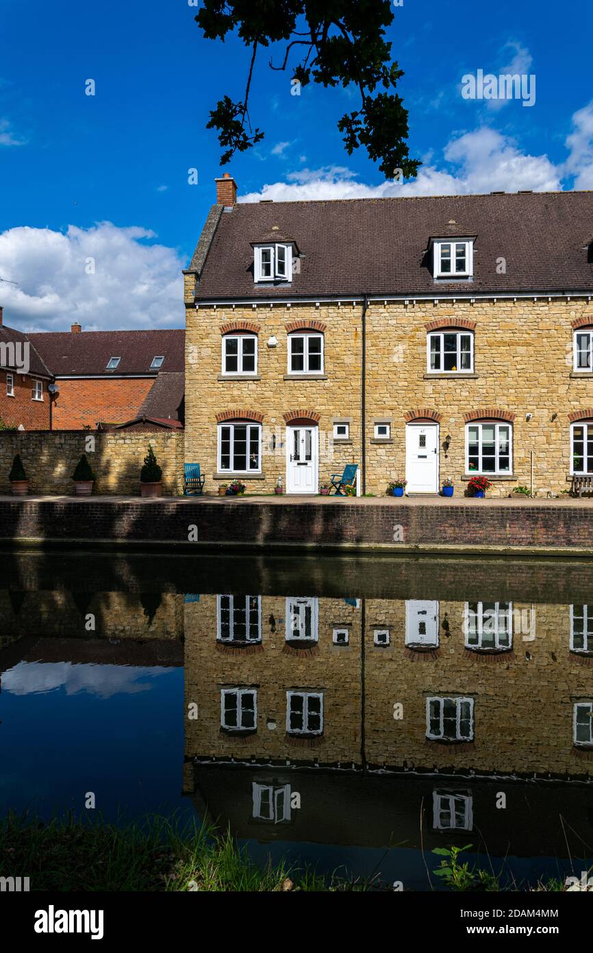 Houses on Home Orchard, built in 2004, lining the Stroudwater ...
